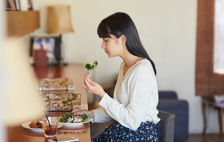 一人外食の需要取り込みで利益アップ！おひとり様に選ばれるお店作りのコツとは？｜USENの開業支援サイト｜canaeru（カナエル）